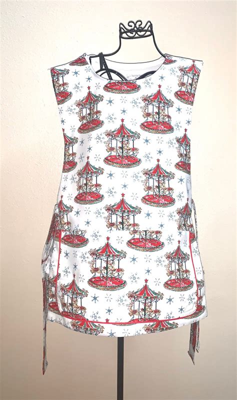 Kitchen Cobbler Lined Apron Smock Reindeer Merry Go Round Handmade