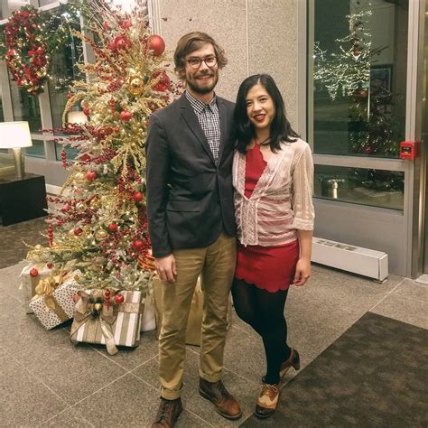 Ariel Glassman The Best Way To Spread Christmas Cheer Is