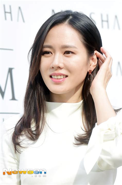포토엔 손예진 ‘클레스가 다른 미모 손에 잡히는 뉴스 눈에 보이는 뉴스 뉴스엔