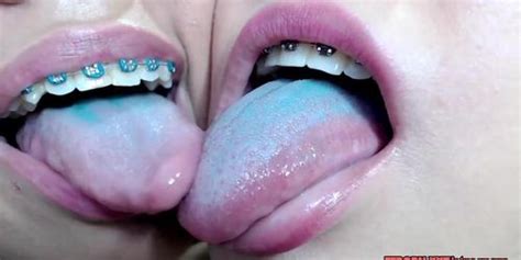 Young Brace Lesbians Tounge Kissing