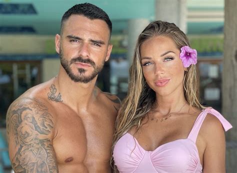 Maddy et Benji bientôt parents ils partagent lannonce de la grossesse à leurs proches dans