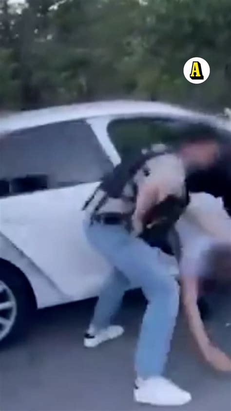 Ismail Abdo Greps Med Jordgubbshalsband