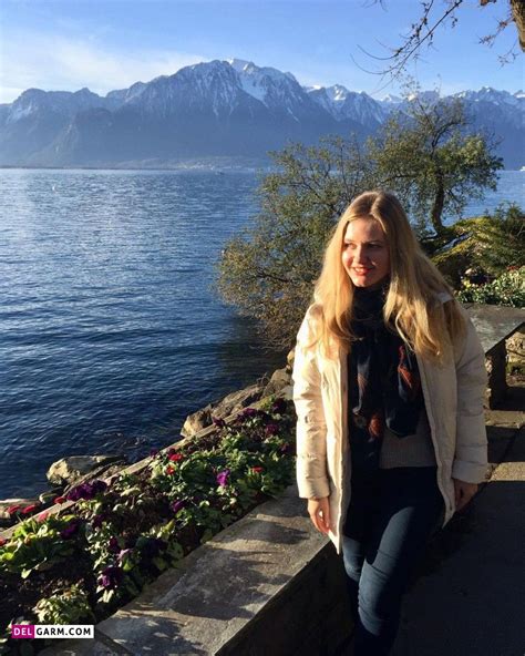 سوتلانا در سرجوخه عکس ها و بیوگرافی فلورا در سریال سرجوخه