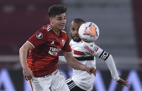 River Plate Vs Santa Fe Con Enzo Pérez Al Arco Este Sería El Xi De