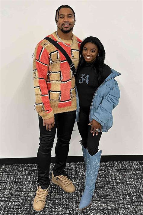 Simone Biles Posts Photo Of Husband Jonathan Owens Kissing Her Neck