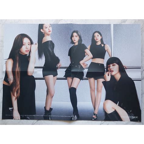 ของแถมรอบพรี โปสเตอร์ พับ สุ่ม ของแท้ จาก อัลบั้ม Itzy Cheshire Album
