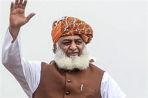 Roznama Dunya عمران خان ایسے حالات پیدا کر رہے ہیں مارشل لاء لگ جائے