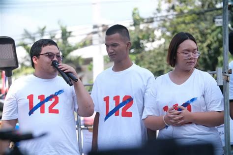 แกนนำ 3 นิ้วอ่วม คดีเพียบ ศาลนัดเชือดเรียงตัว หลัง “ไมค์” หนีป่าราบ