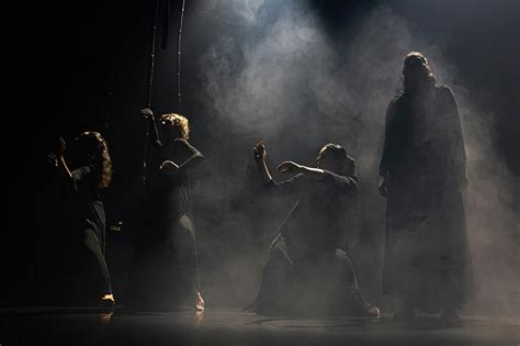 Isabelle Beernaert Presenteert La Dame En Noir Krachtig