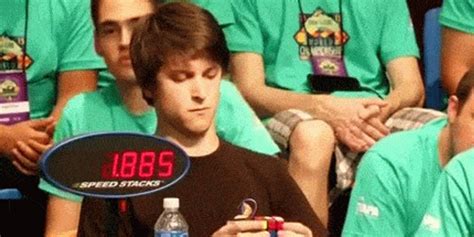 Aussie Teen Almost Smashes The Rubik S Cube Record Is Still Seemingly Superhuman Babe