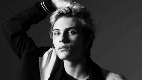 Noen Eubanks Biographon