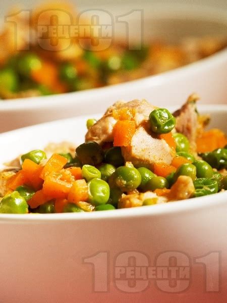 Яхния от пилешко месо и грах