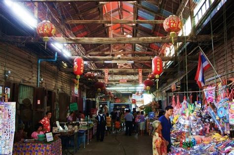 เที่ยวตลาดบ้านใหม่ เที่ยวไป ชอปไป กินให้พุงกาง