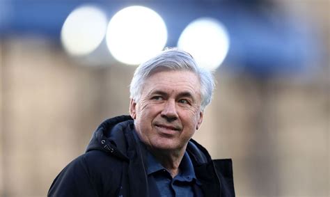 Carlo Ancelotti assume como técnico do Real Madrid pela segunda vez