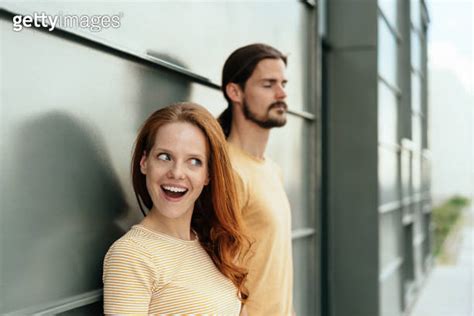 Cute Pert Vivacious Young Redhead Woman 이미지 1249966050 게티이미지뱅크