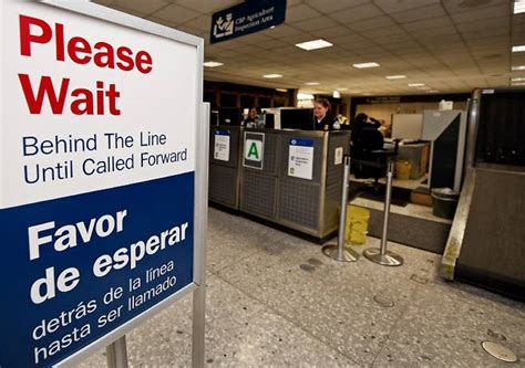 호텔 예약 안했다는 이유로독일 10대소녀들 하와이서 추방