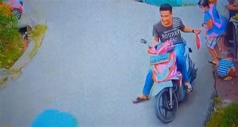 Lihat Baik Baik Pria Bermotor Ini Lagi Diburu Polisi Waspada Kalau