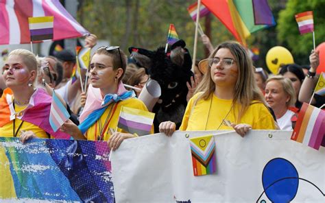Vous Investir Pour La Cause Lgbt Pour Vous Assumer Complètement