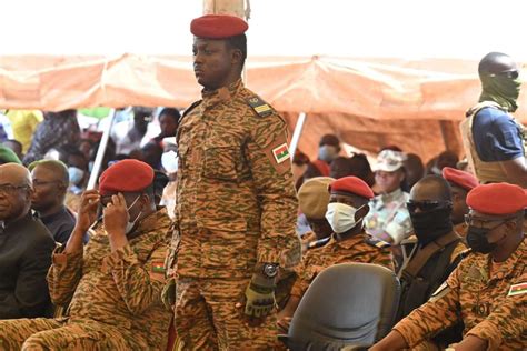 Burkina Ibrahim Traoré défie la France Togoweb