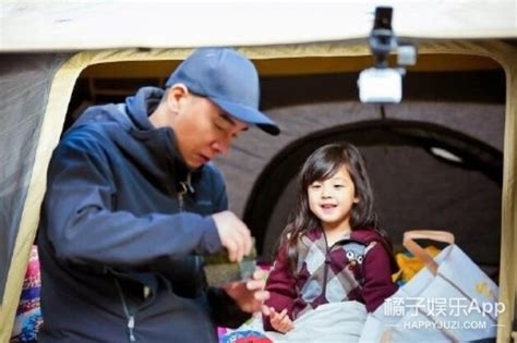 陈小春不想让小泡芙当干女儿？原来是为儿子的幸福操碎了心