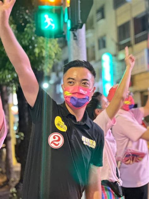 花蓮市長選舉 民進黨謝豪杰勤奮拜票爭取支持圖 中央通訊社 Line Today