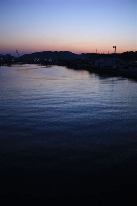 そろそろ日も暮れてきて By ともきち （id：459283） 写真共有サイト Photohito
