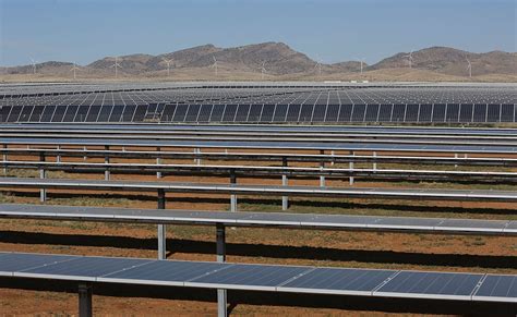 Arizona regulators adopt new clean energy rules without renewable mandate
