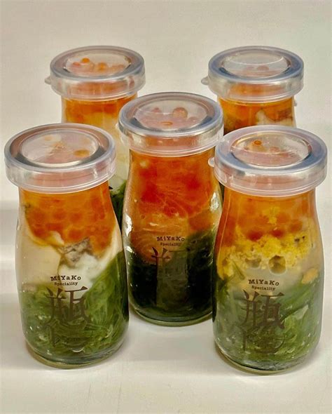 秋山具義さんのインスタグラム写真 秋山具義instagram「デイリーフレッシュのスタッフからバースデープレゼントで、宮古の旬の食材が