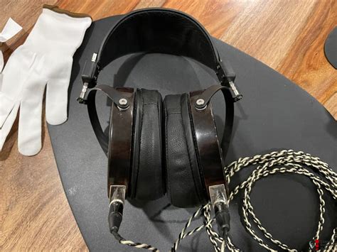 Audeze LCD 4 Headphones Photo 4310064 Canuck Audio Mart