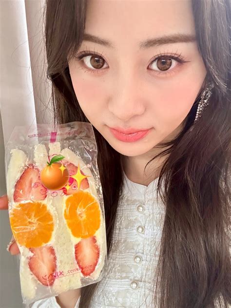 มมหมนองยนจน on Twitter RT FIM YJ 윤진이 간식 인증사진 다 너무 귀여움