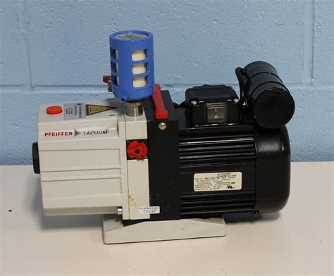 Refurbished Pfeiffer Vacuum Duo 25 Dual Stage Rotary Vane Pump Pn