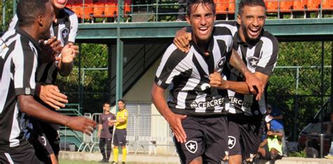 Fogão Nas Quartas Botafogo De Futebol E Regatas