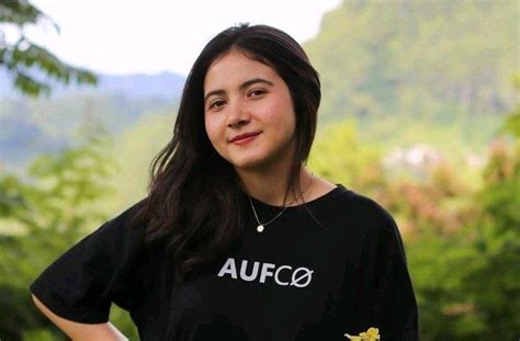 Profil Bulan Sutena, Gadis Cantik yang Dijodoh-jodohkan dengan El Rumi