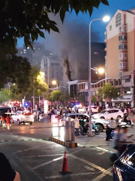 宁夏银川一烧烤店爆炸：楼梯被炸毁 38人不幸遇难 搜狐大视野 搜狐新闻
