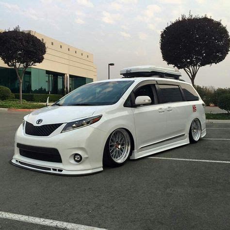 Modified Toyota Sienna With Air Runner System And Te37 Wheels
