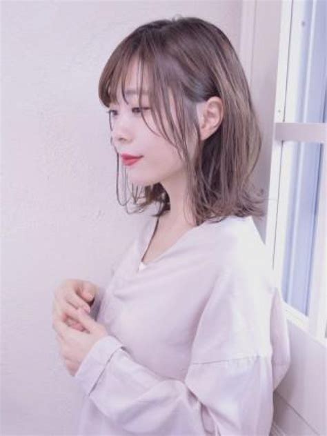 ナチュラルテイスト耳かけフェミニンボブ｜青山・表参道の【ショートヘア・ショートボブ】が得意な小さな隠れ家美容室natsuya美容院【id
