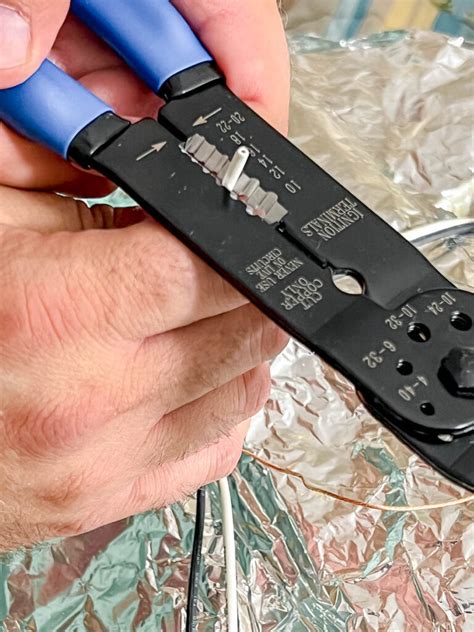 How To Change A Light Fixture MENGHADIRKAN