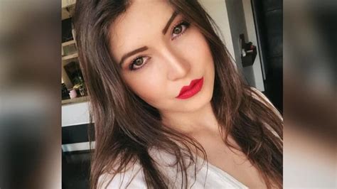 La activista que posó desnuda en una gasolinera y se convirtió en conejita de Playboy Infobae