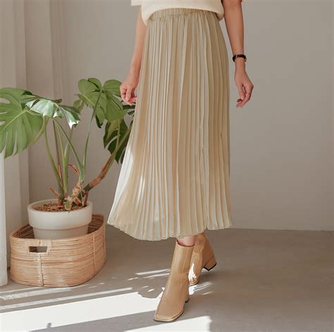 Common Unique커먼유니크 실시간 인기 스타일 쉬폰 플리츠 롱 스커트 온더룩