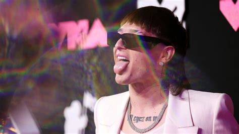 Peso Plumas Lady Gaga Gets Back To The Top Of Lista Los40 Usa