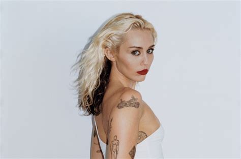 Miley Cyrus ‘flowers Rules Global Charts For Fourth Week Billboard