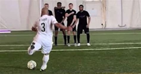 Roberto Carlos Il Gol Su Punizione è Pazzesco Come Quella Contro La Francia Video Sky Sport