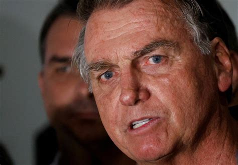 Cirurgia Em Bolsonaro é Concluída Depois De 11 Horas
