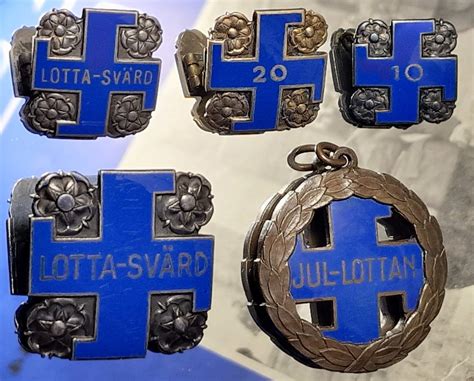 Lotta Svärd 卐 badges 4 different kinds with pins and 1 pendant
