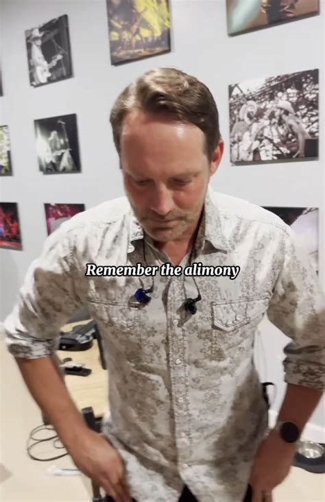 Miranda Lambert Sings Remember The Alimony Weeks After Husband