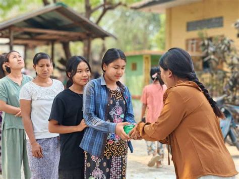 ဆားလင်းကြီးမြို့နယ်ရှိ စစ်ရှောင်အမျိုးသမီးများကို အမျိုးသမီး လစဉ်သုံးန