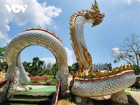 Cận Cảnh Tượng Thần Rắn Naga Bằng đá Cẩm Thạch Lớn Nhất Thái Lan