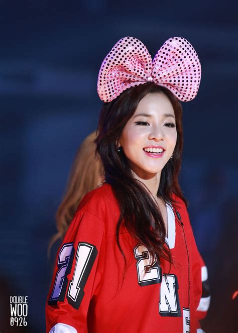 Dara 2ne1 Ygfamconsg Kpop Girl Groups Korean Girl Groups Kpop