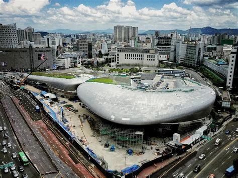 Zaha Hadid S Dongdaemun Design Park Plaza Zaha Hadid