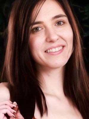 Valentina Jade Model Wiki Age Height Bio Weight Boyfriend